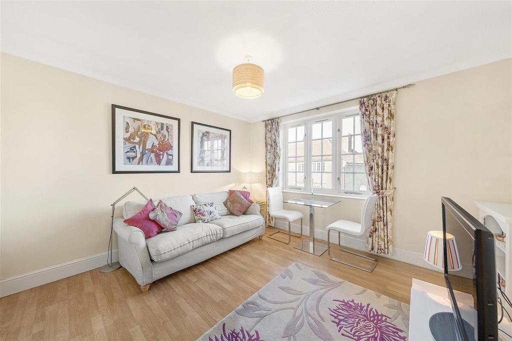 Tower Court, Frogmore, SW18 2 bed flat - £450,000