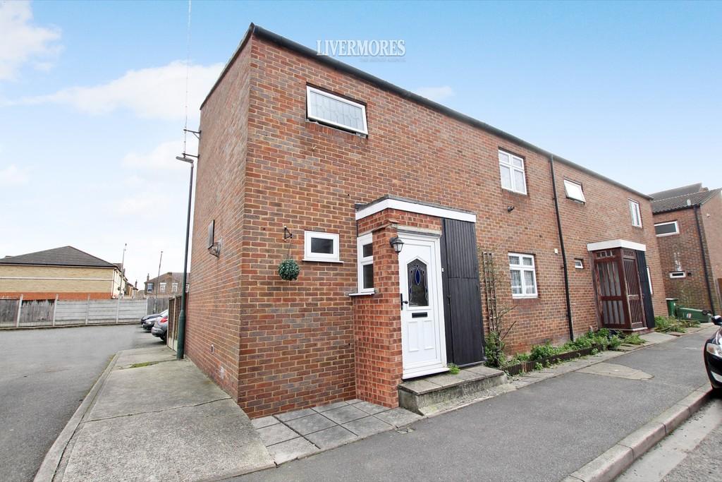 Compton Place, Erith 4 bed semi-detached house - £375,000
