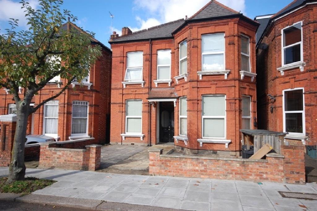 Manstone Road, Cricklewood, London NW2 Studio - £1,083 pcm (£250 pw)
