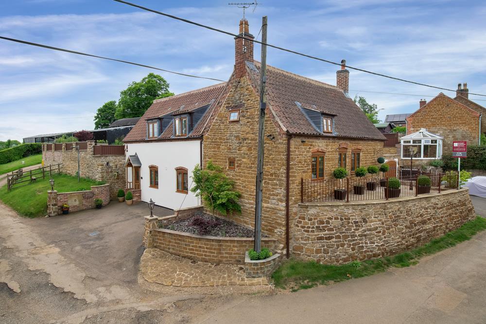 Chapel Street, Eaton, Grantham 4 bed detached house - £649,995