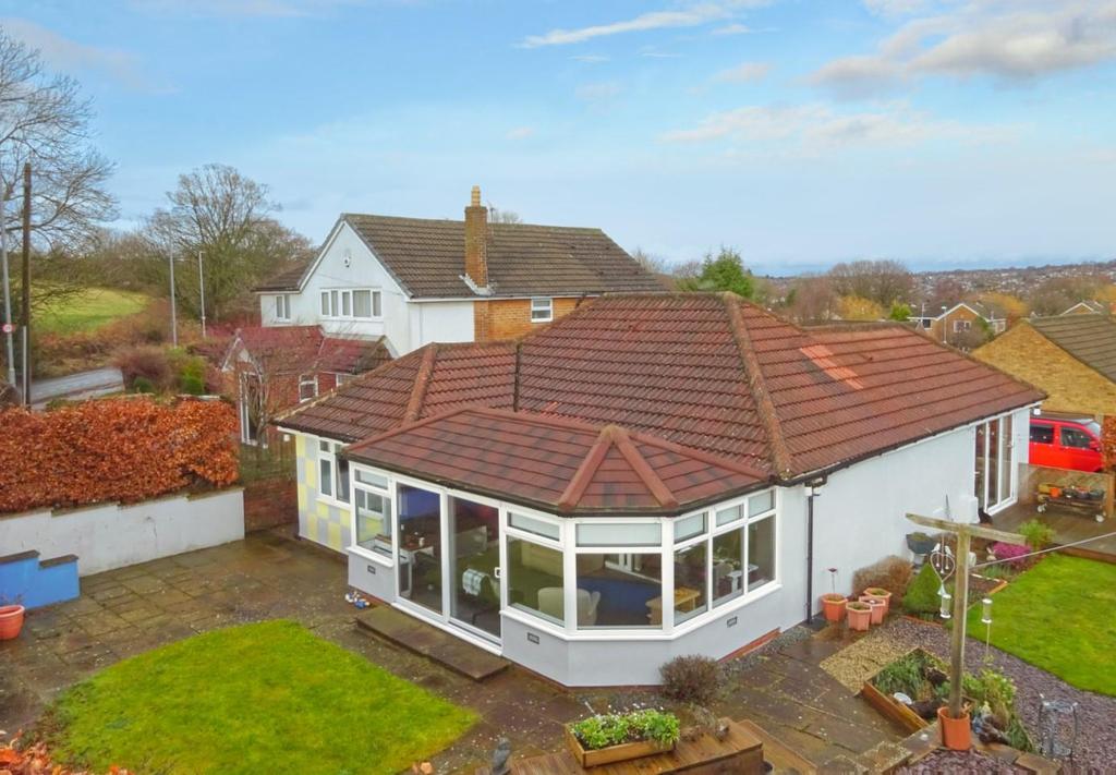 St. Margarets Road, Horsforth 3 bed detached bungalow - £525,000