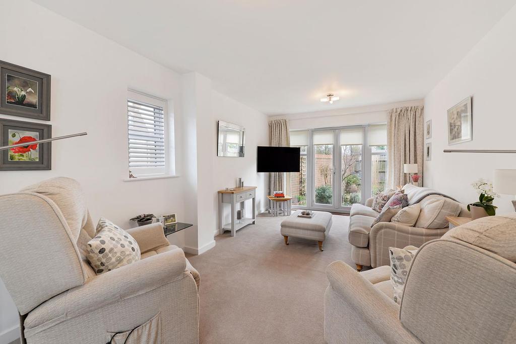 Atlas Close, Kings Hill, West Malling 4 bed detached house - £650,000