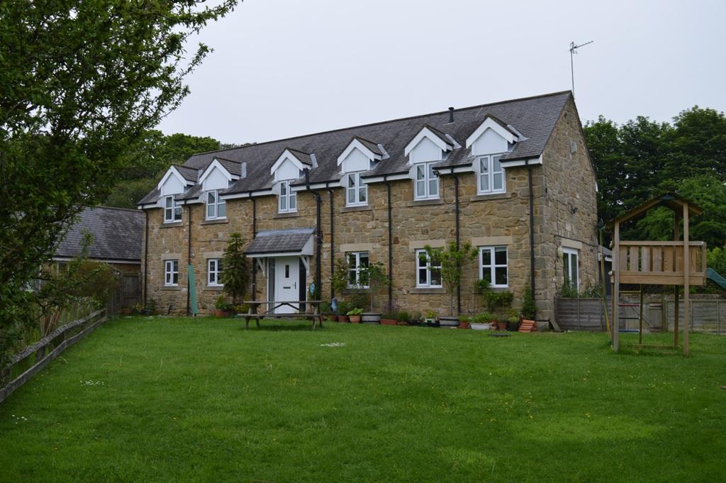 Morpeth NE61 3 bed cottage - £1,300 pcm (£300 pw)