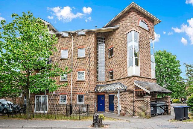 Montrose Crescent, Wembley HA0 2 bed apartment - £1,750 pcm (£404 pw)