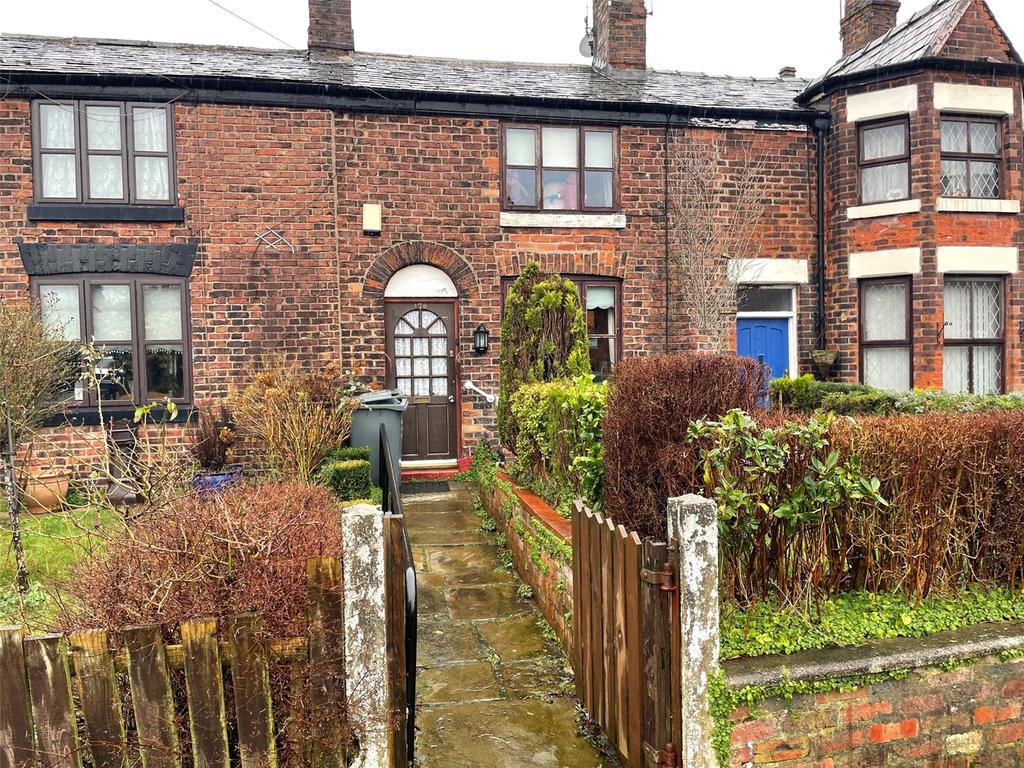 Crab Lane, Higher Blackley... 2 bed terraced house - £55,000