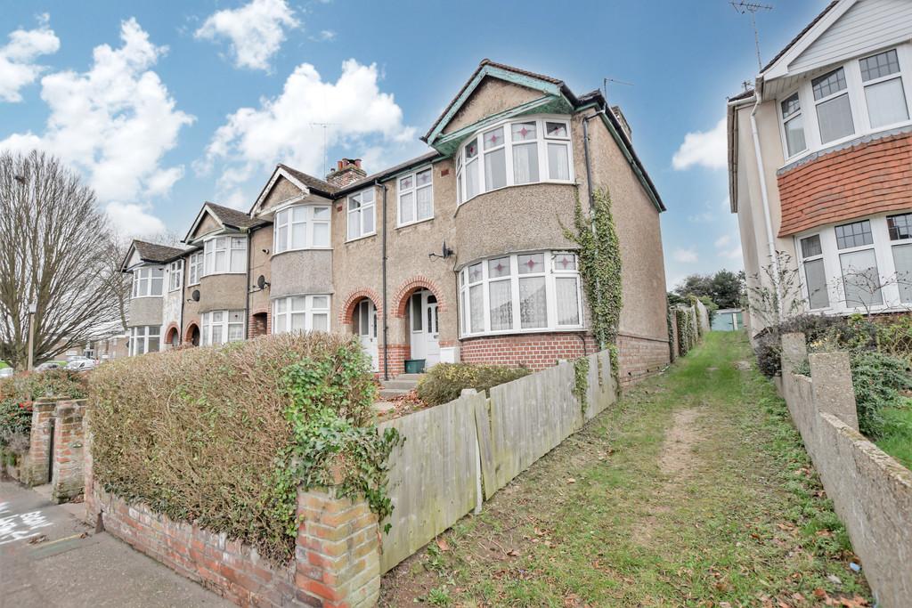 King George Road, Colchester, CO2 7PE 3 bed end of terrace house - £250,000