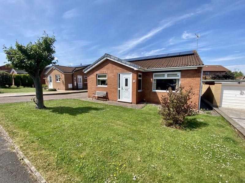 Penwick Close, Yarm, TS15 9TX 2 bed detached bungalow - £248,000