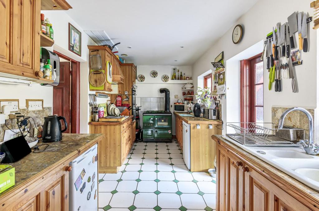 Chitterne Road, Codford, BA12 3 bed semi-detached house - £475,000