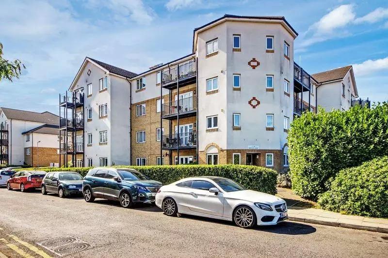 Amthyst Court, Enstone Road, Enfield... 2 bed flat - £274,995