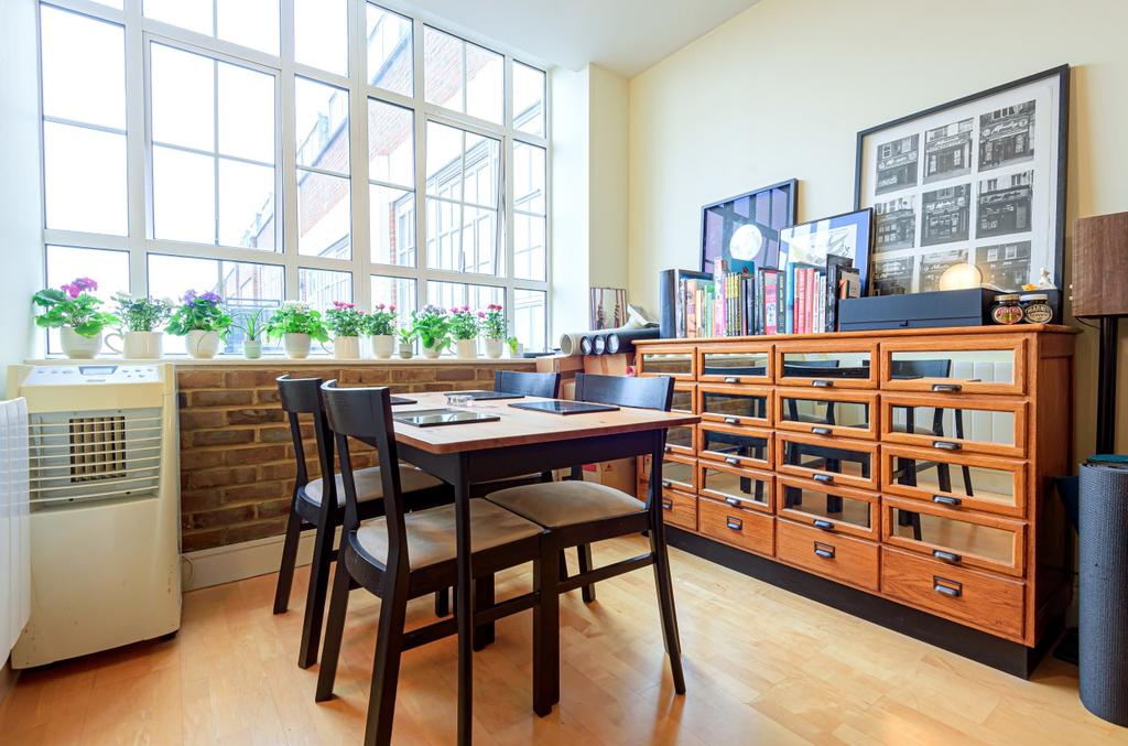 Peckham Grove Peckham SE15 2 bed flat - £400,000