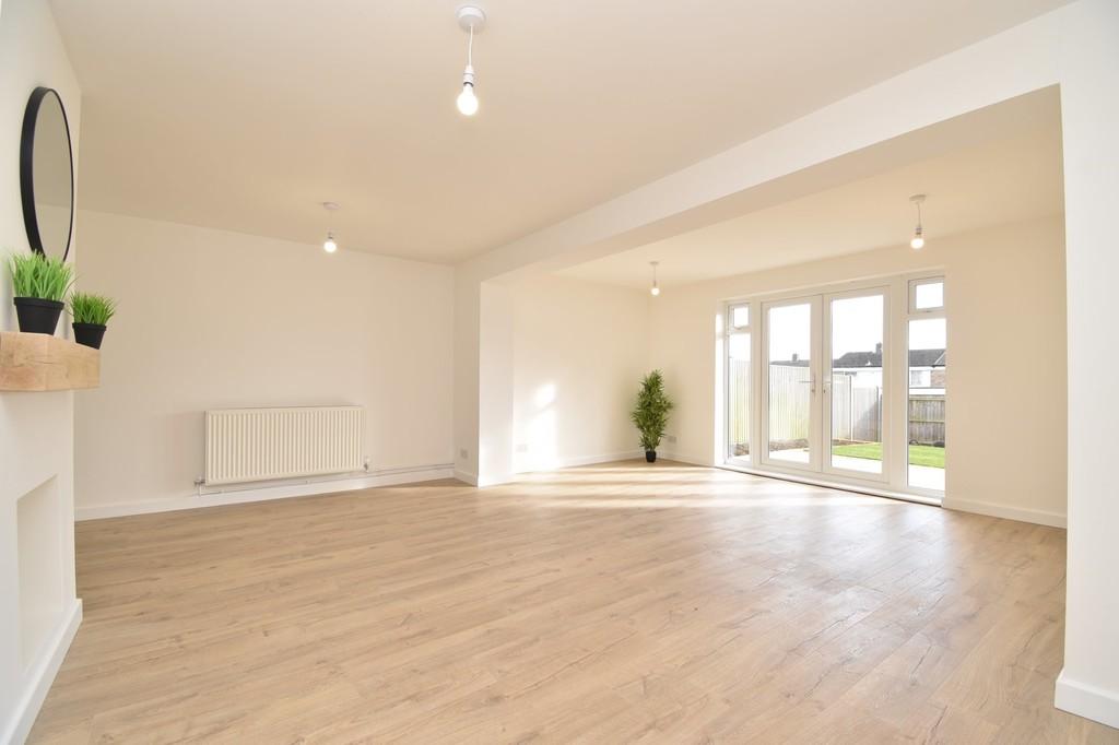 Webb Rise, Stevenage 3 bed terraced house - £385,000