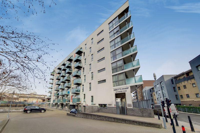 Abbotts Wharf, 93 Stainsby Road, E14 2 bed apartment for sale - £475,000