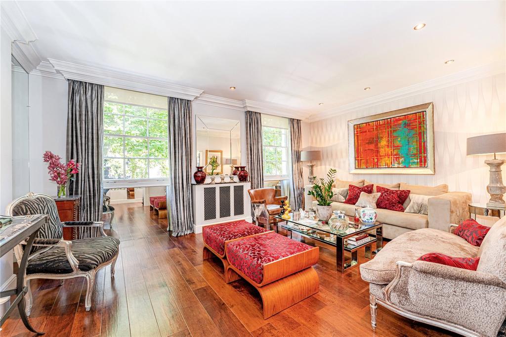 Connaught Square, London, W2 2 bed apartment - £4,117 pcm (£950 pw)
