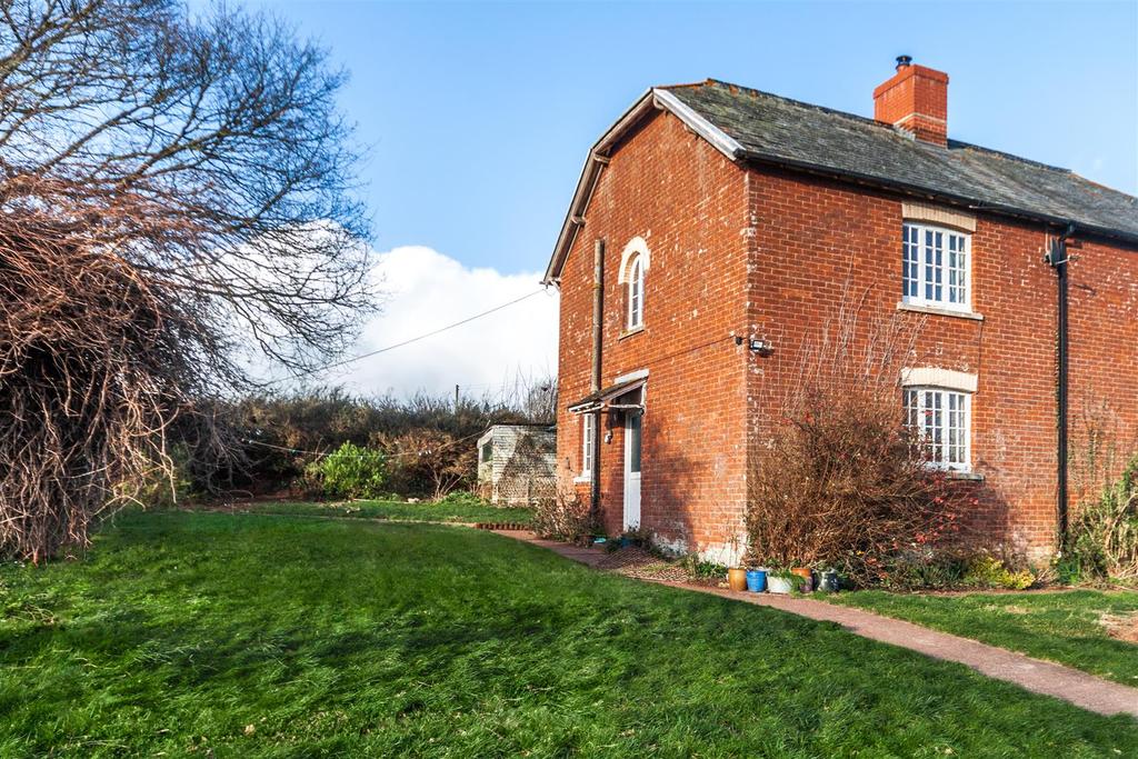 Wyke Cross Cottages, Shobrooke 3 bed semi-detached house - £325,000