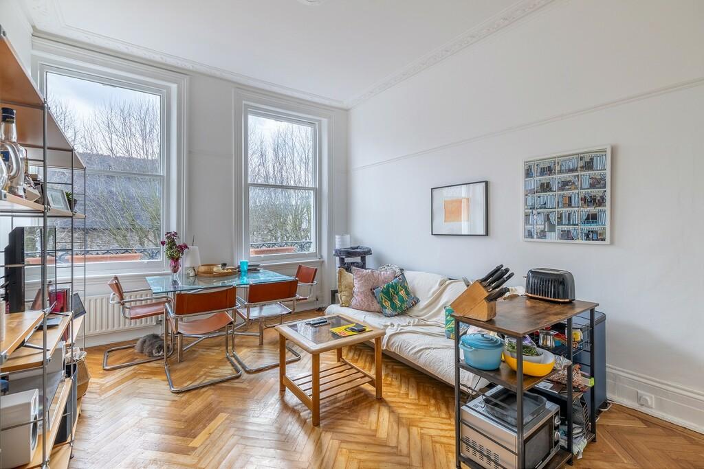 Redcliffe Square, Chelsea, SW10 2 bed flat - £2,665 pcm (£615 pw)