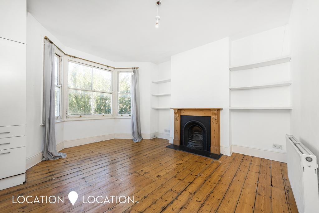 Ickburgh Road, E5 2 bed flat - £1,700 pcm (£392 pw)
