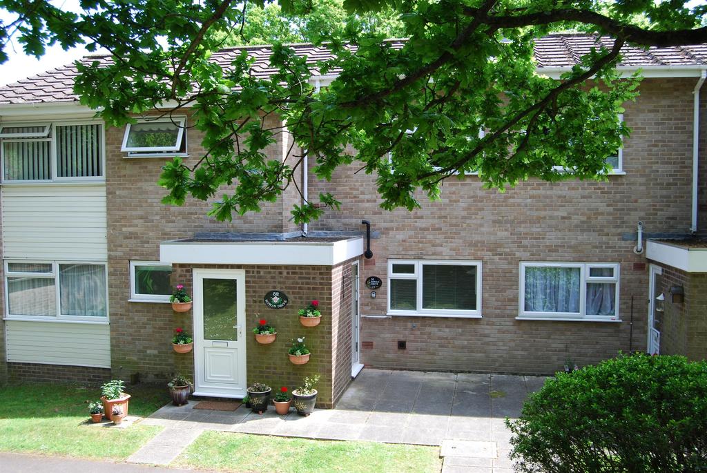 Rowan Drive, Highcliffe... 2 bed ground floor flat - £239,500