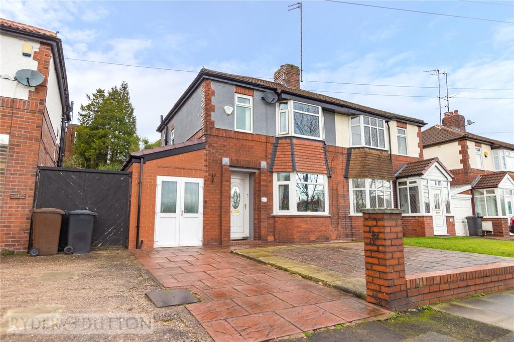 Middleton Road, Rhodes, Middleton... 3 bed semi-detached house - £200,000