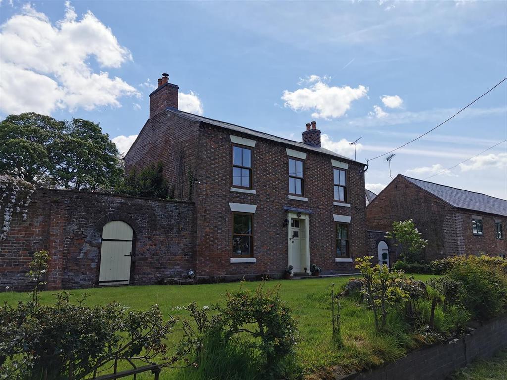 Bradeley Lane, Maesfen, Whitchurch 4 bed detached house - £449,000