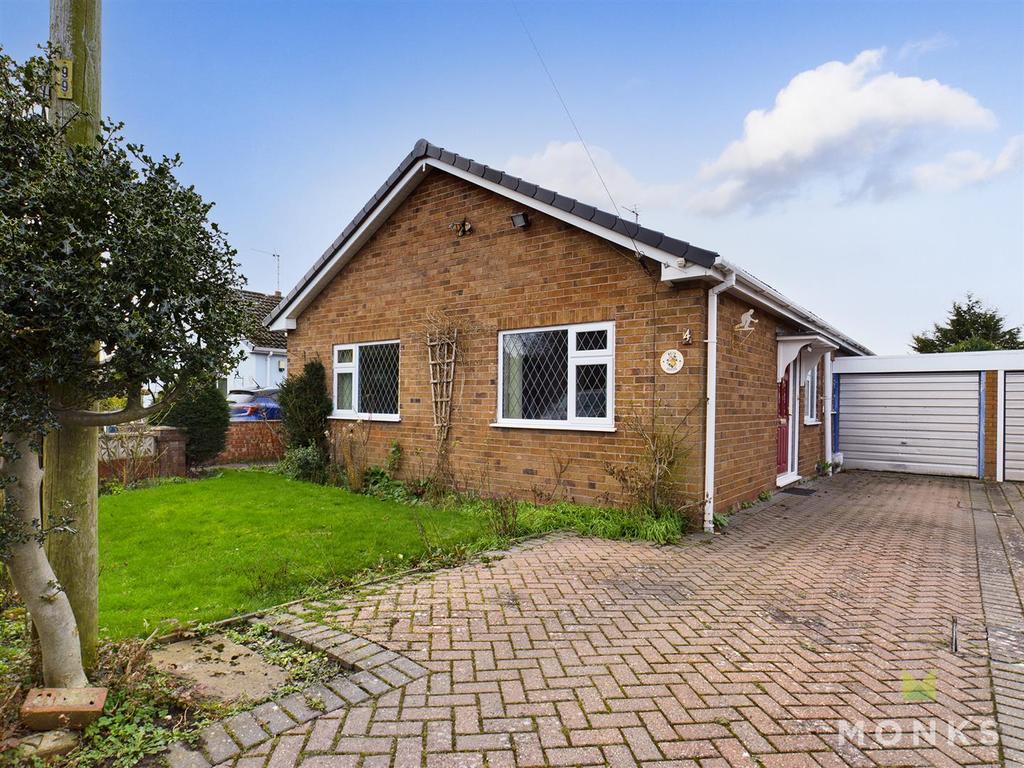 Crab Tree Lane, Wem, Shropshire 3 bed detached bungalow - £299,950