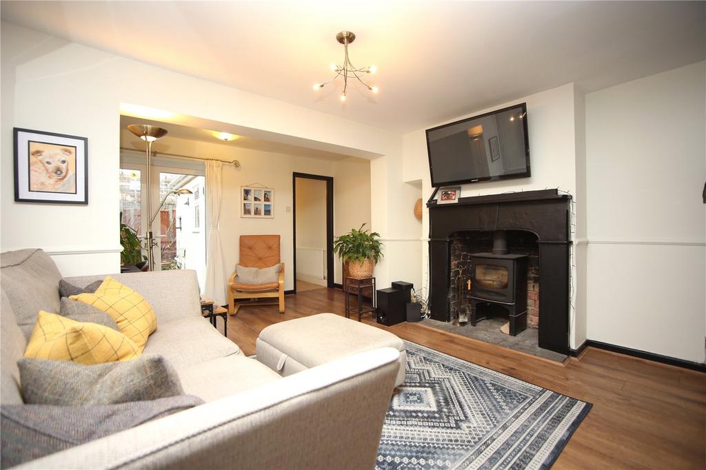 Duke Street, Cheltenham, GL52 2 bed terraced house - £1,250 pcm (£288 pw)