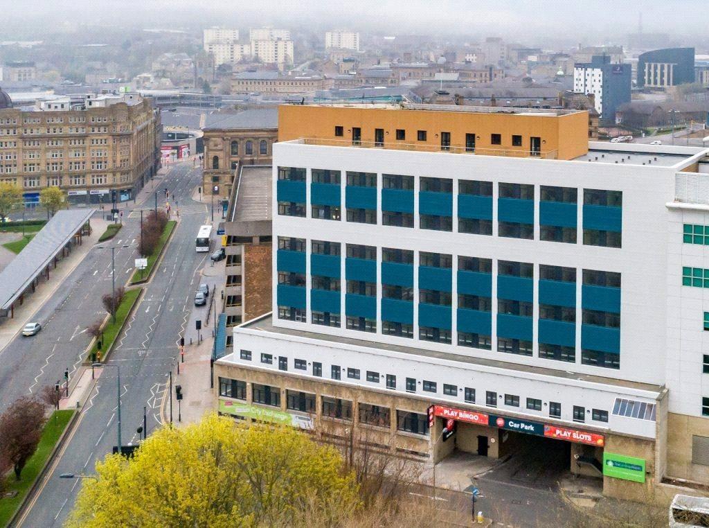 Hall Ings, Bradford, West Yorkshire, BD1 1 bed flat - £35,000