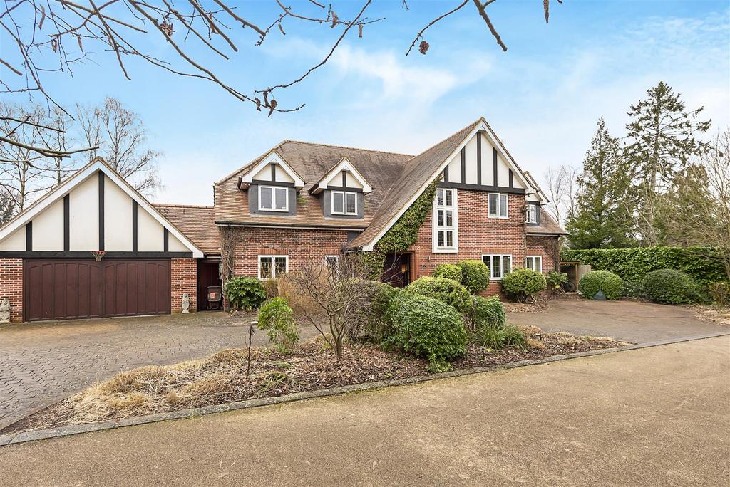 Redcote End, Harpenden 5 bed detached house - £2,650,000