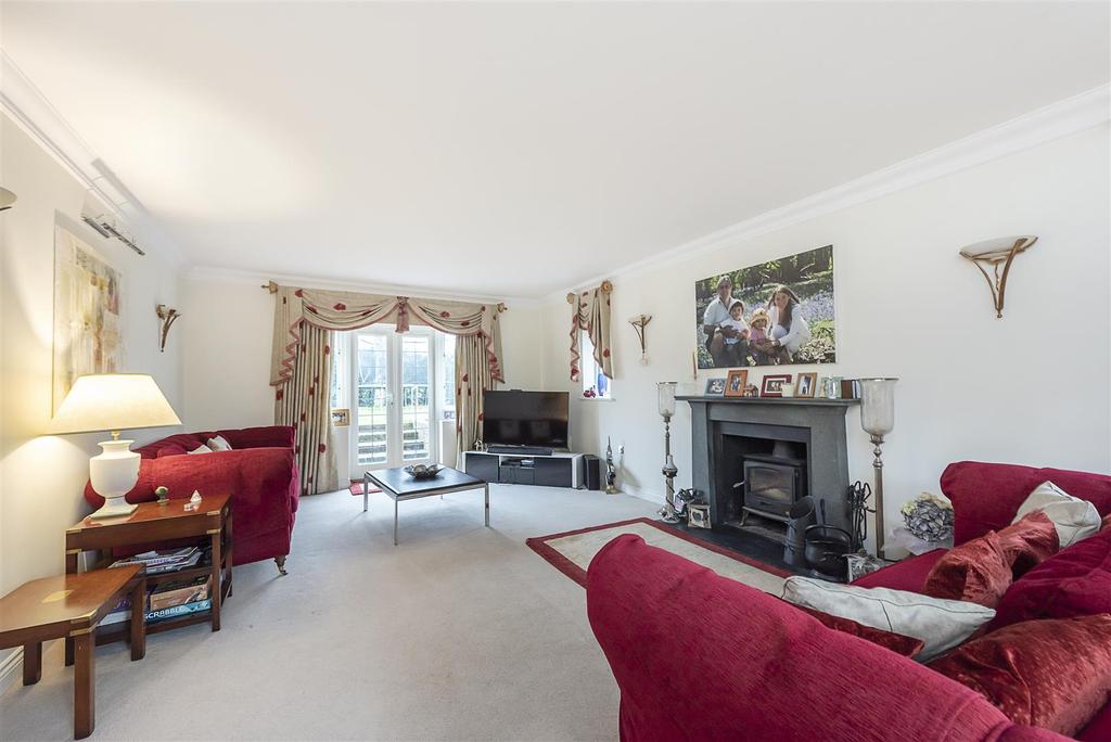 Redcote End, Harpenden 5 bed detached house - £2,650,000