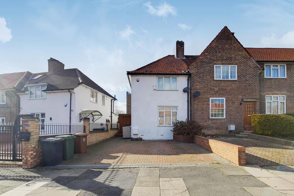 Downham Way, Bromley 2 bed end of terrace house - £400,000