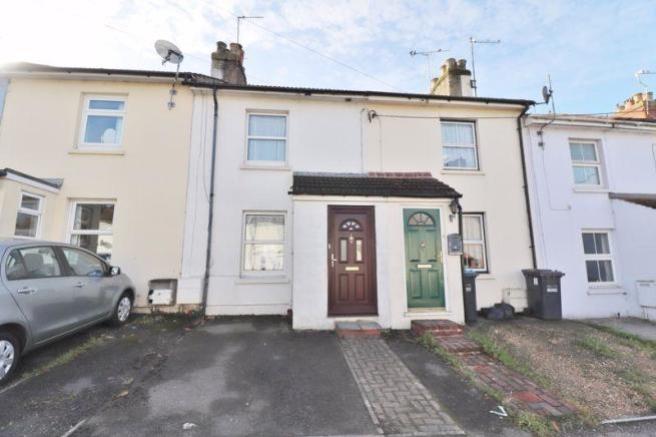 West Street, Burgess Hill RH15 8NY 2 bed terraced house - £1,175 pcm (£ ...