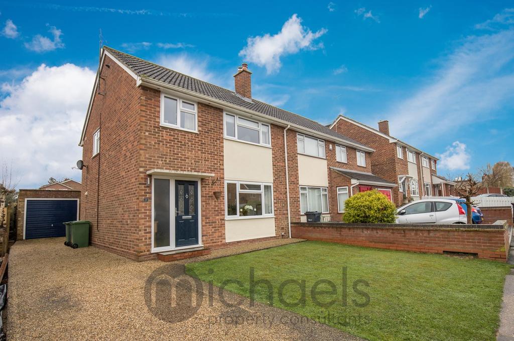 Highfields, Halstead, CO9 3 bed semi-detached house - £330,000