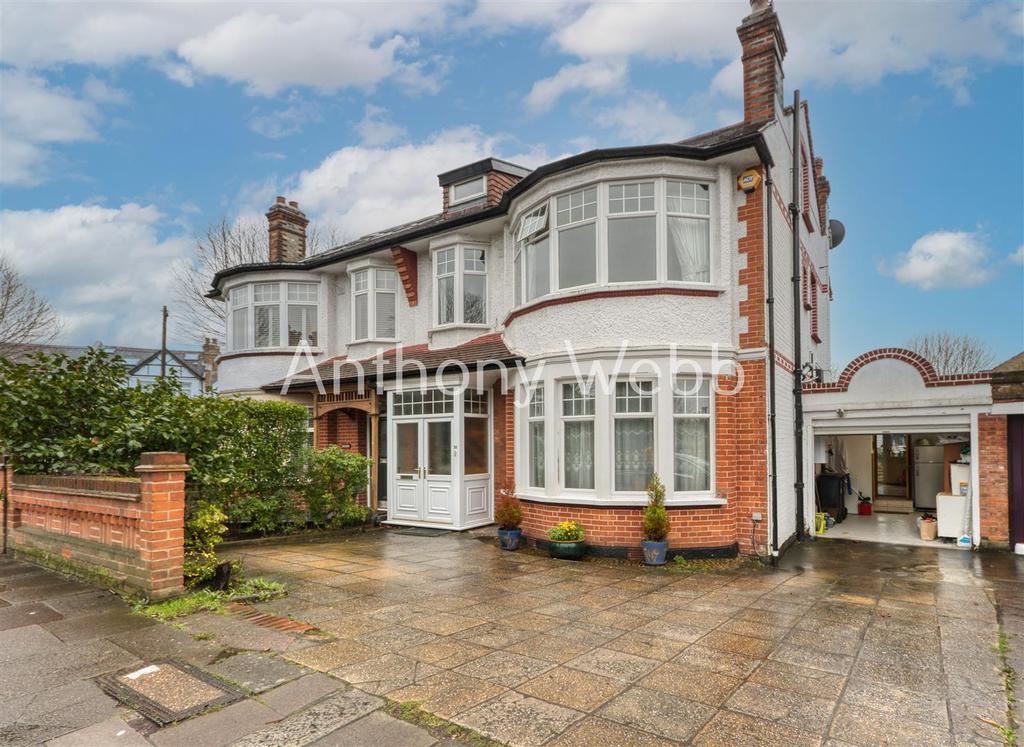 Broomfield Lane Palmers Green 4 Bed Semi Detached House £1 000 000