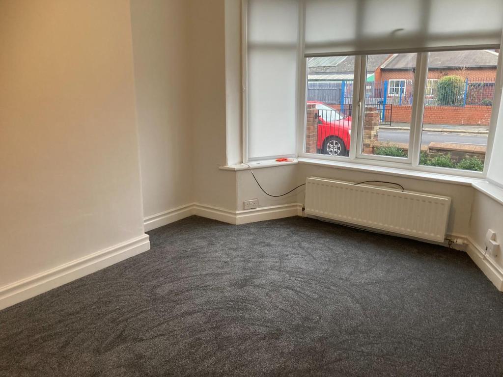 Dene Crescent, Wallsend 2 bed flat - £495 pcm (£114 pw)