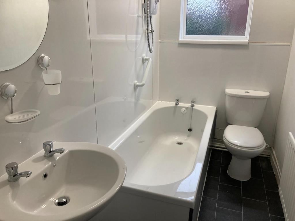 Dene Crescent, Wallsend 2 bed flat - £495 pcm (£114 pw)