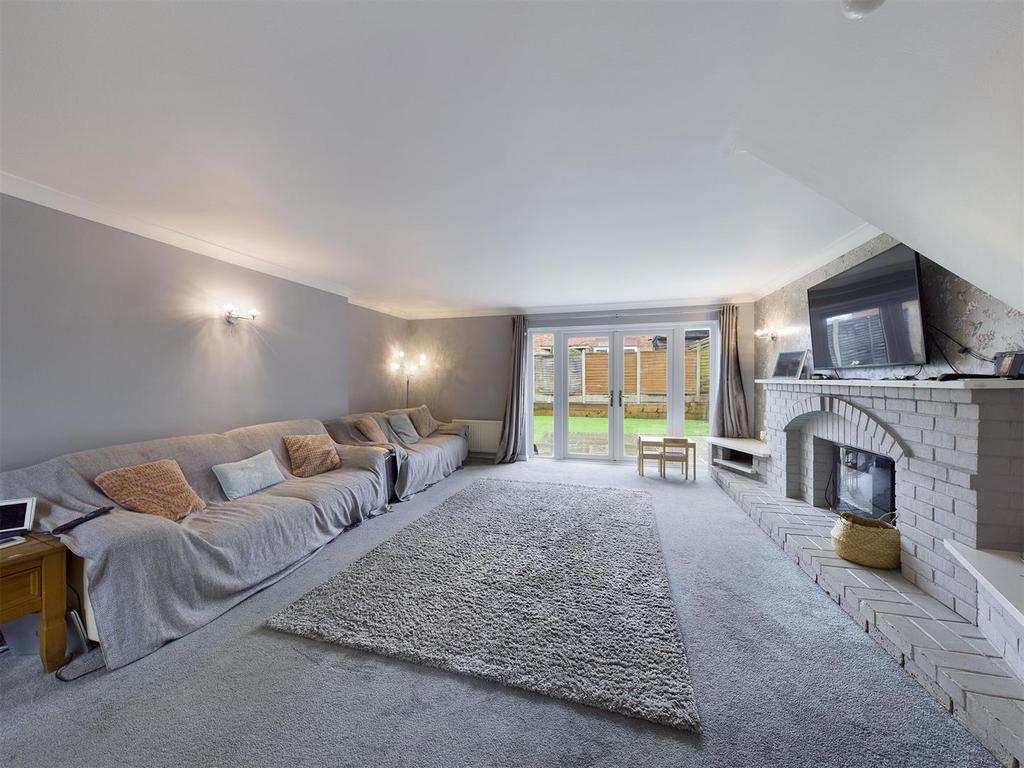 View Road, Cliffe Woods, Rochester 4 bed detached house - £500,000