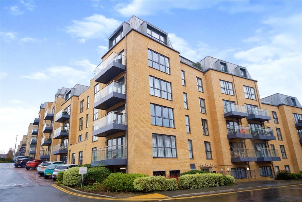Royal Engineers Way, London, NW7 1 bed apartment - £355,000