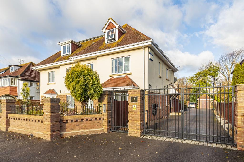Rothesay Court, 15 Stuart Road... 2 bed flat - £279,950
