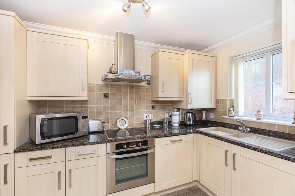 Rothesay Court, 15 Stuart Road, Highcliffe, Dorset. BH23 5JS 2 bed flat ...