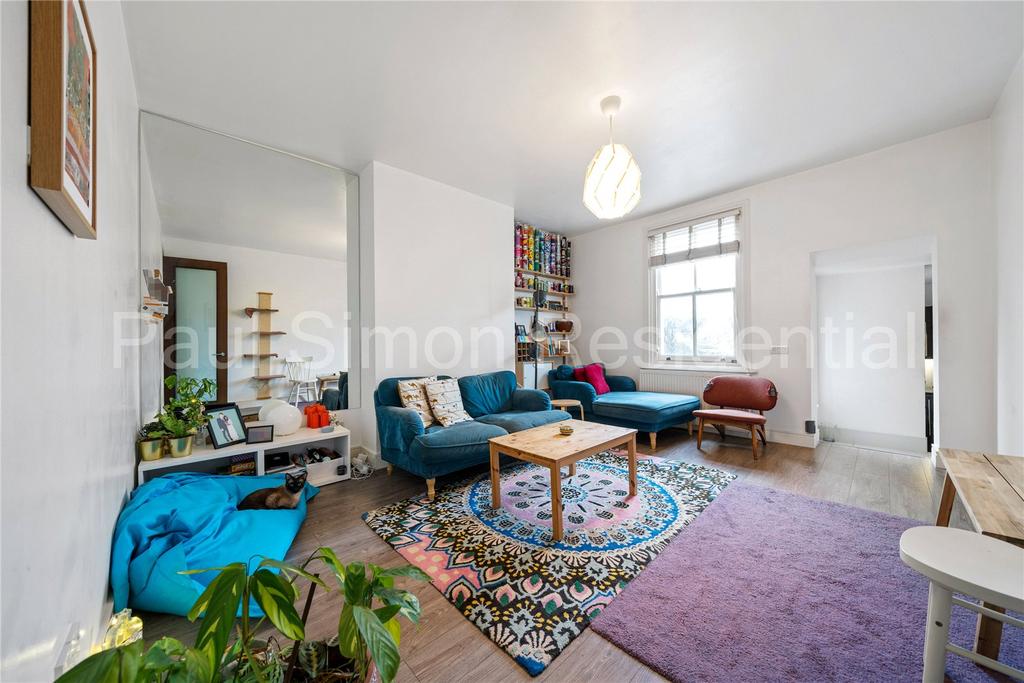 Park Avenue, London, N22 2 bed apartment - £400,000