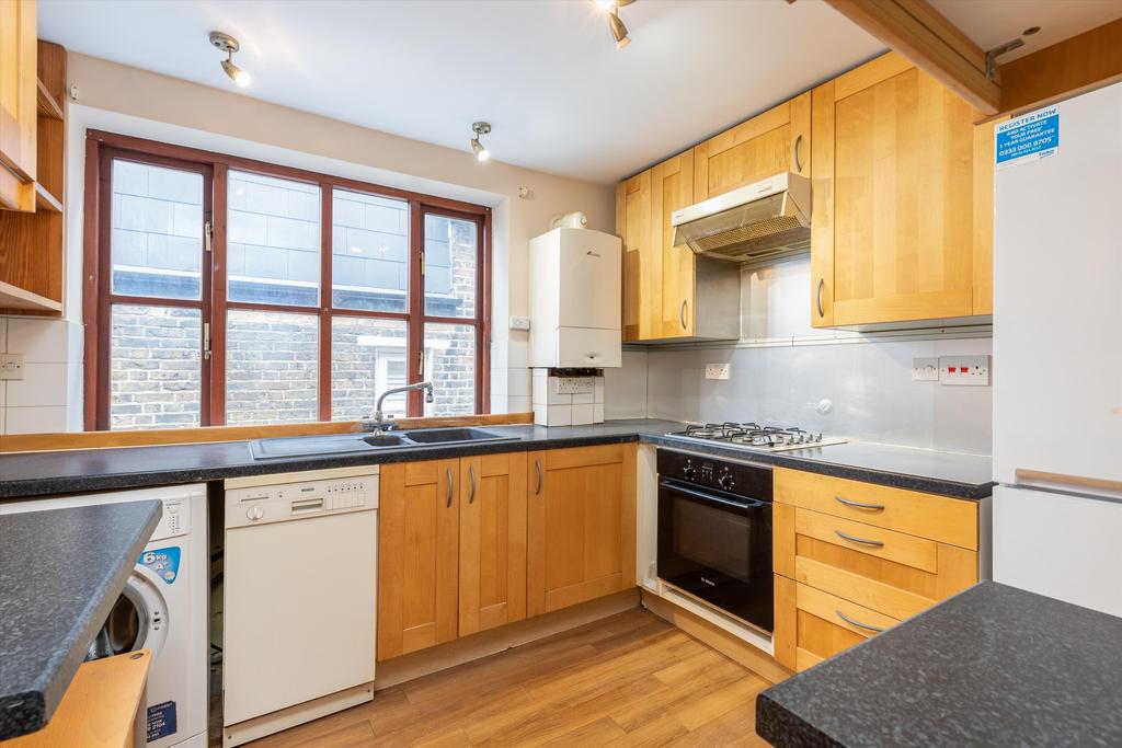 Norman Road, London, SW19 1 bed detached house - £1,550 pcm (£358 pw)