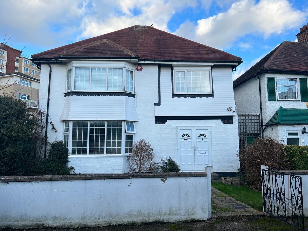 WESTVIEW, HENDON, NW4 2SY 6 bed semi-detached house - £693 pcm (£160 pw)