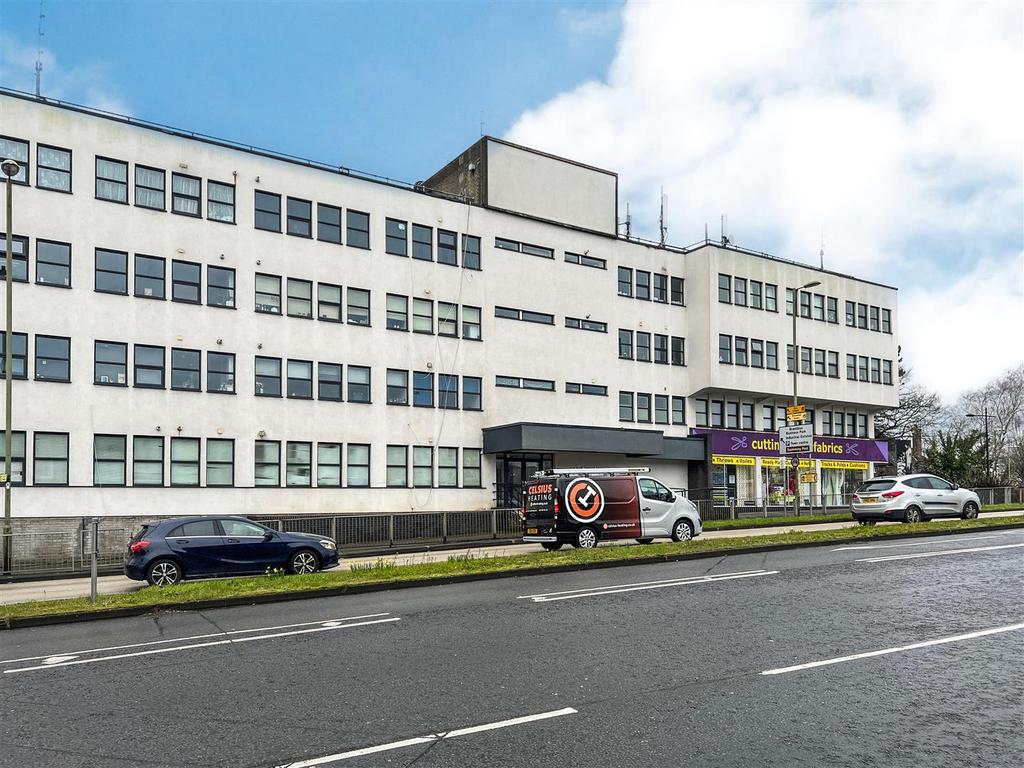 Hulbert Road, Waterlooville 1 bed apartment - £140,000