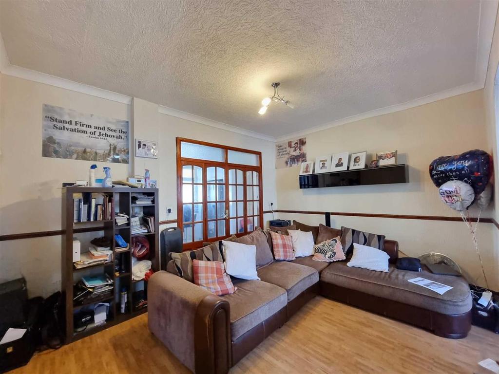 Staines Road, Ilford 3 bed house - £475,000