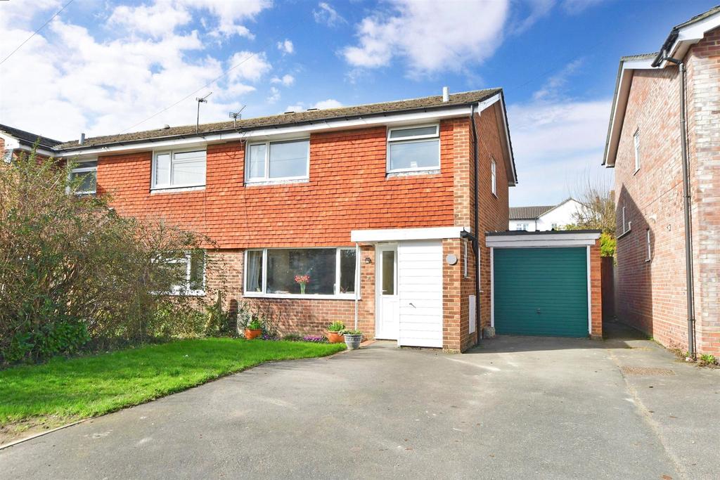 New Road Ridgewood Uckfield East Sussex 3 Bed Semi Detached House