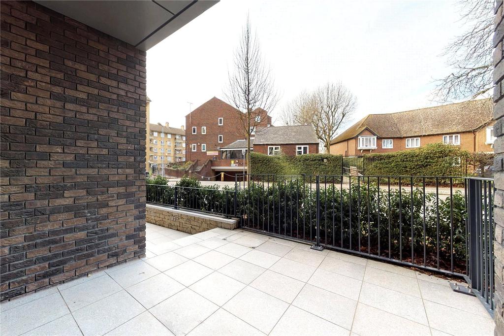 Sandpiper Building, Newnton Close, N4 1 bed apartment - £2,100 pcm (£ ...