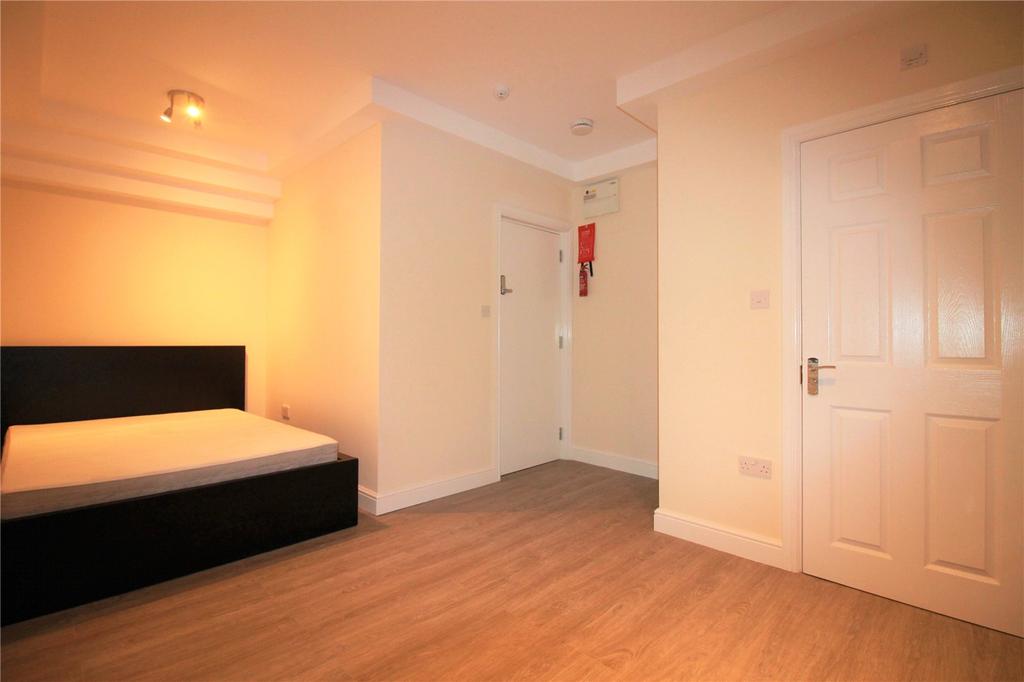 Costons Lane, Greenford, UB6 Studio - £1,250 pcm (£288 pw)
