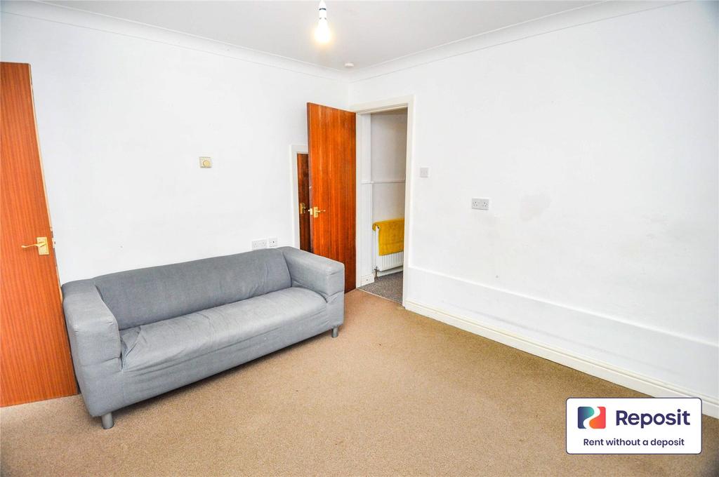 Slade Lane, Manchester, M19 1 bed apartment - £625 pcm (£144 pw)