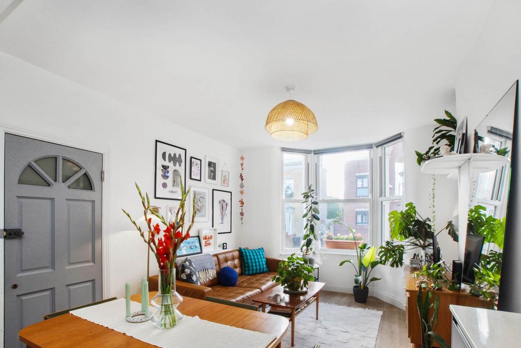 Kenworthy Road, Hackney 2 bed apartment to rent - £2,000 pcm (£462 pw)