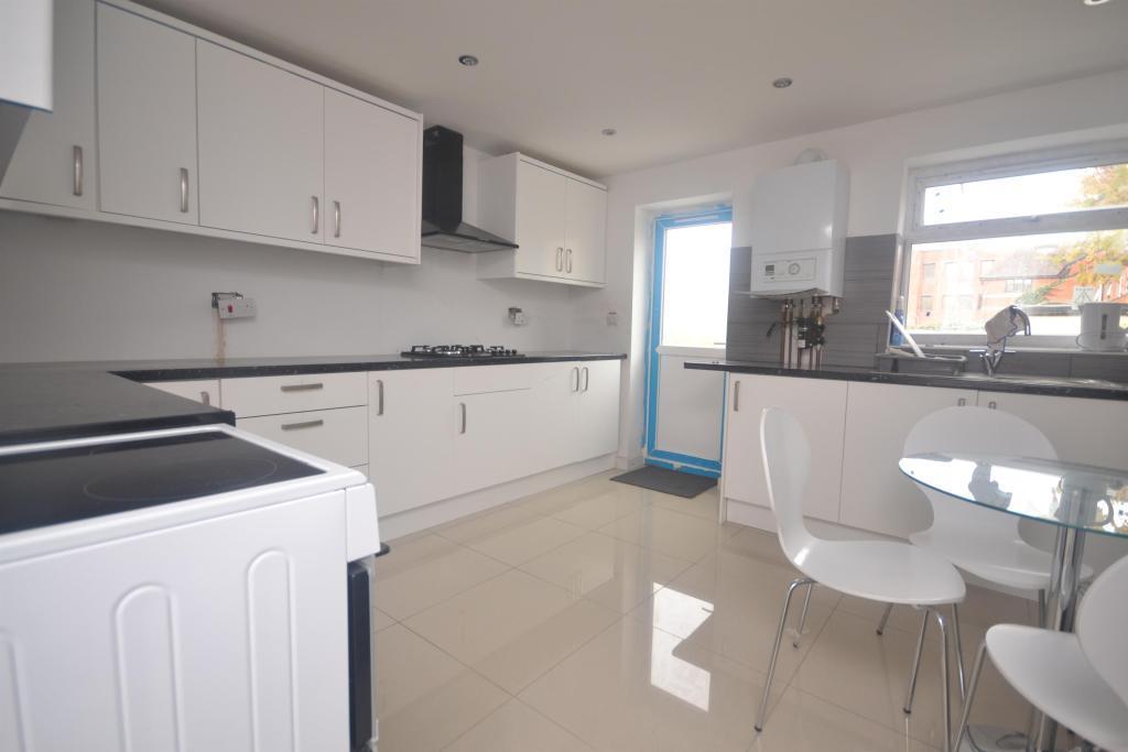 Upper Crown Street, Reading, RG1 1 bed in a flat share - £600 pcm (£138 pw)