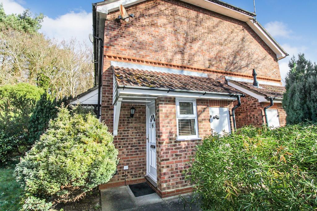 Ruth Close Farnborough Gu14 1 Bed Terraced House £1 000 Pcm £231 Pw